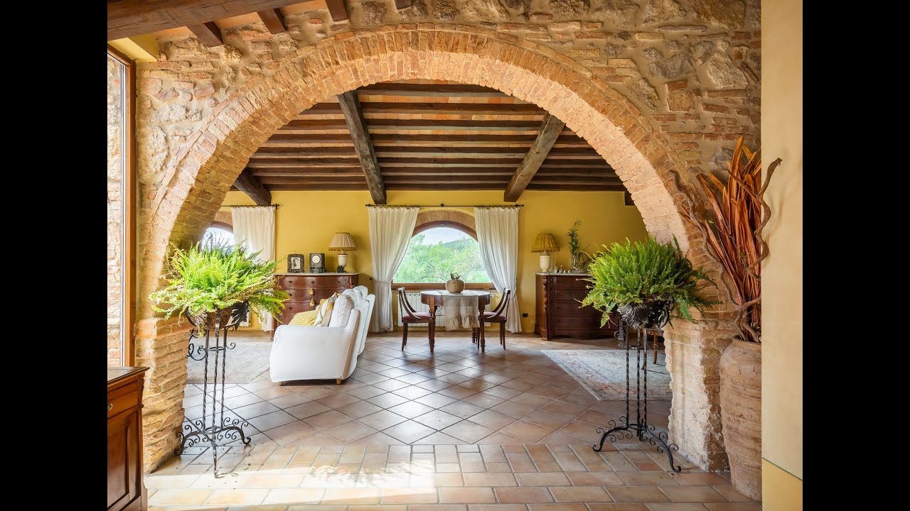 Spettacolare casale in Toscana - video promozionale - YouTube