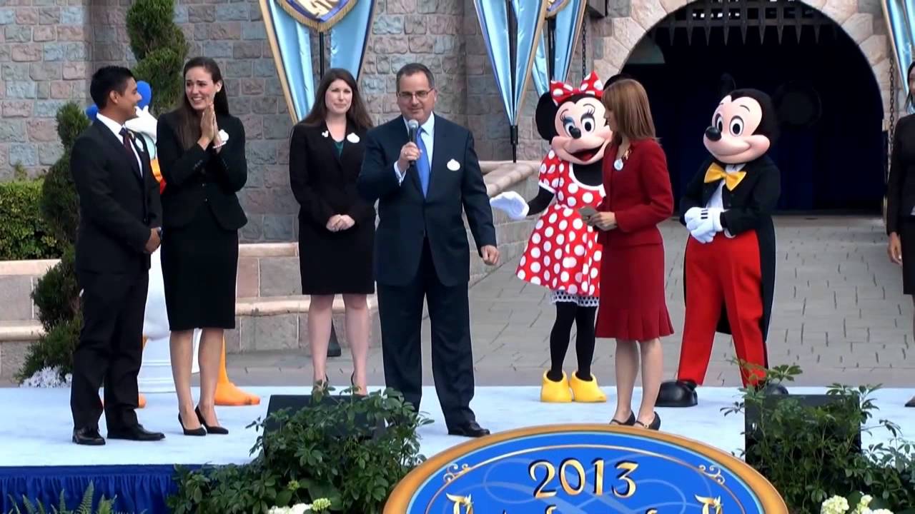 Ambassadeurs Disneyland Resort 2013-2014 - YouTube