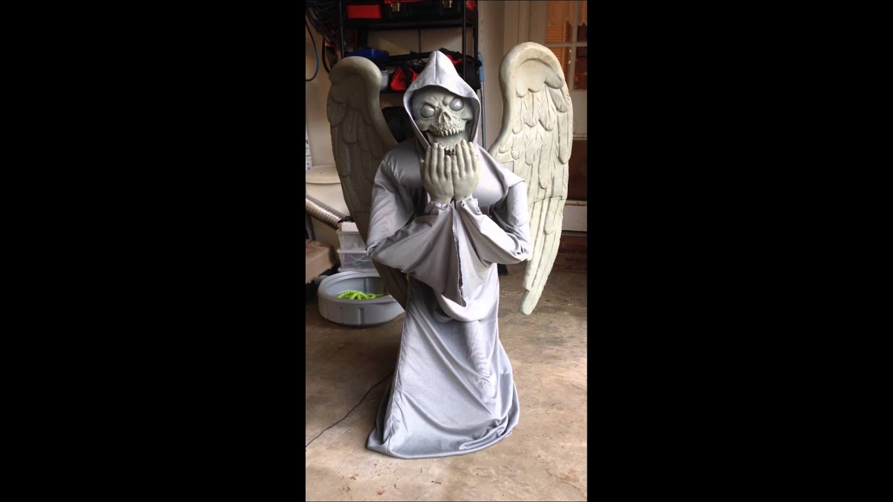 Knealing Cemetery Angel Halloween Prop Video - YouTube