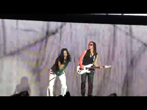 ROCKSTAR 101 -RIHANNA: MONSTER TOUR 10 of 27