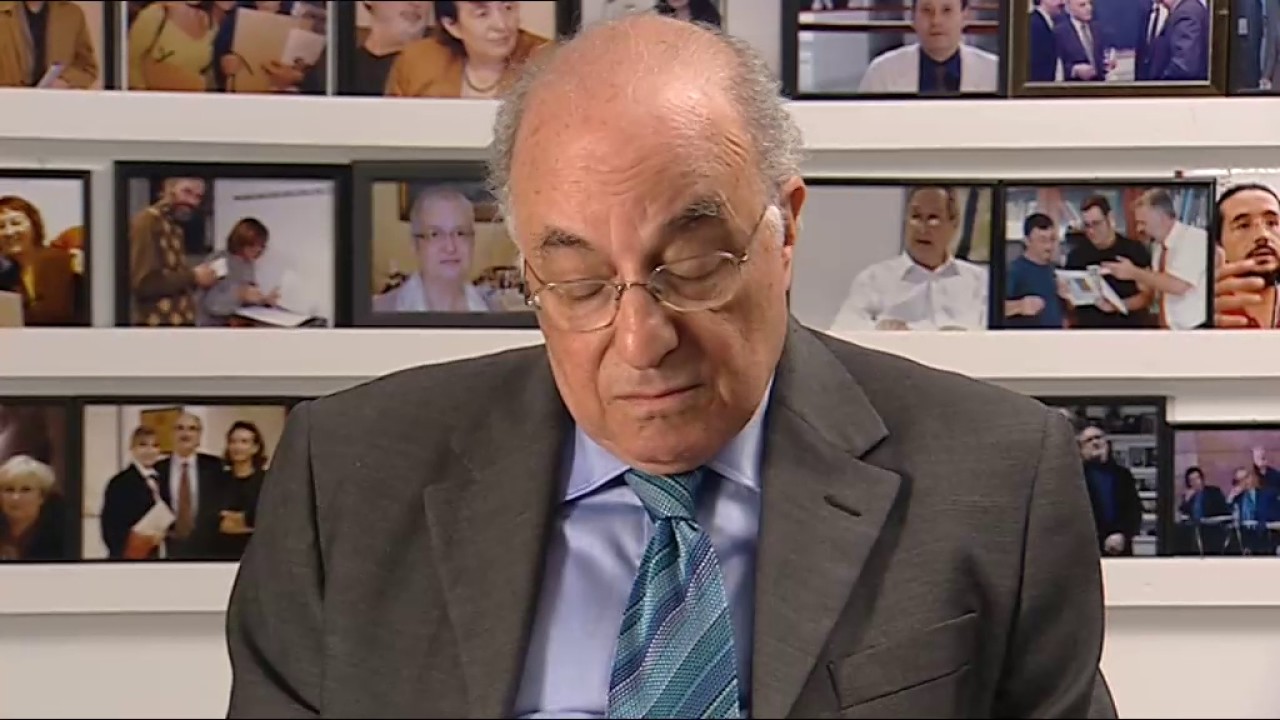 Carles Miralles - Mira'm les mans. Et porto… - YouTube