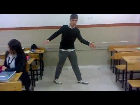 Sınıfta popping dans. 2011