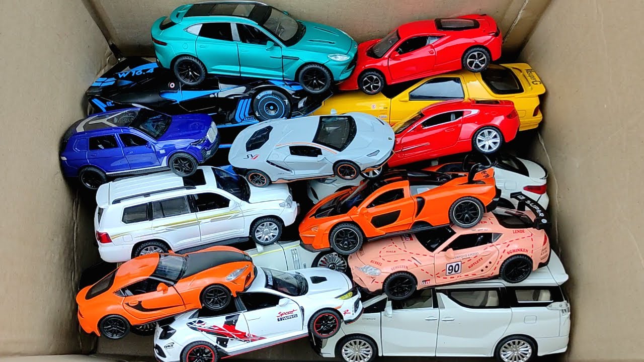 BOX FULL OF Model Cars /Honda Civic, Bugatti Divo, McLaren 650s, Audi ...