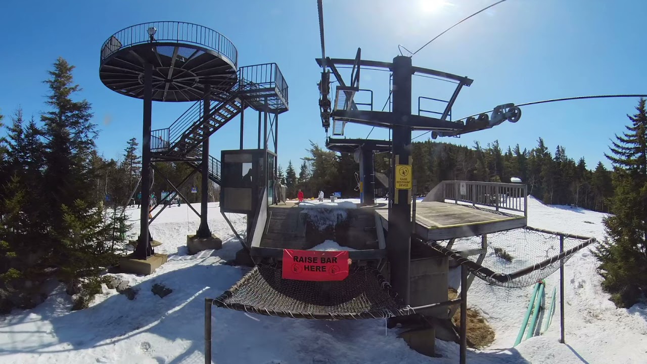 March 2021 Skiing At Attitash In 360 - YouTube