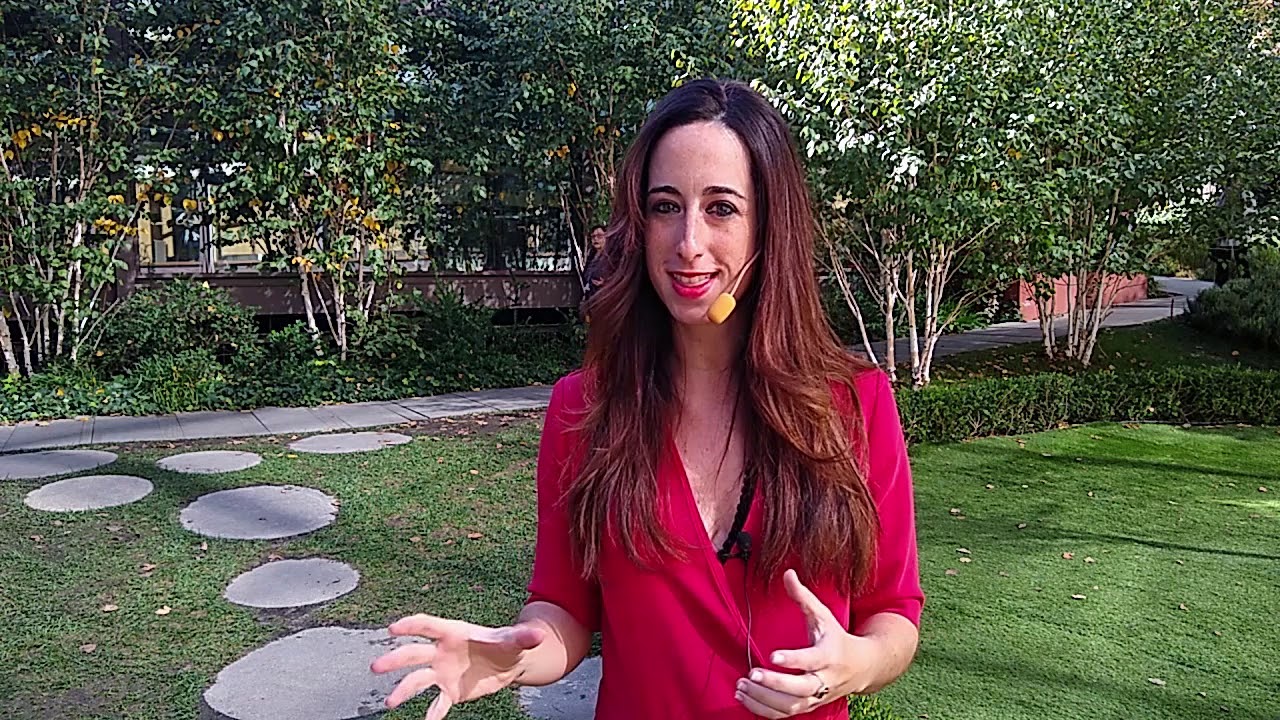 Saludo Esther Molina/ Periodista - YouTube