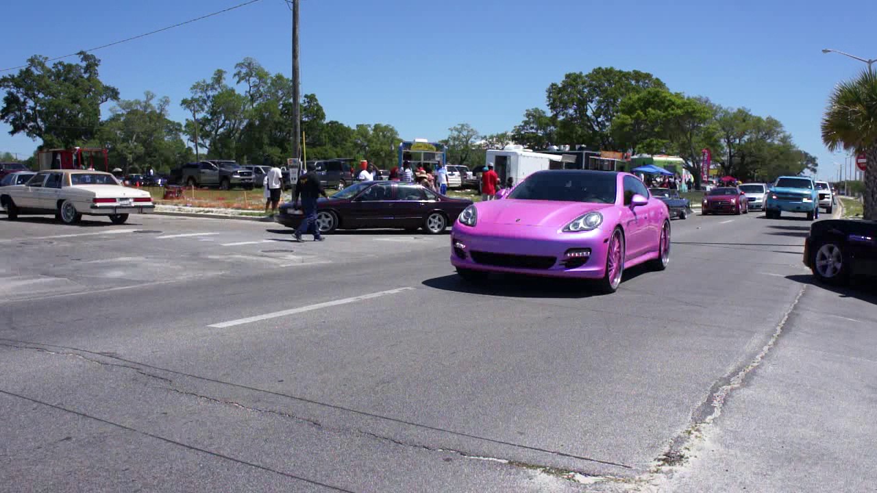 Black Beach Weekend 2K17 Miami Pink Porsche Panamera on Forgi's - YouTube