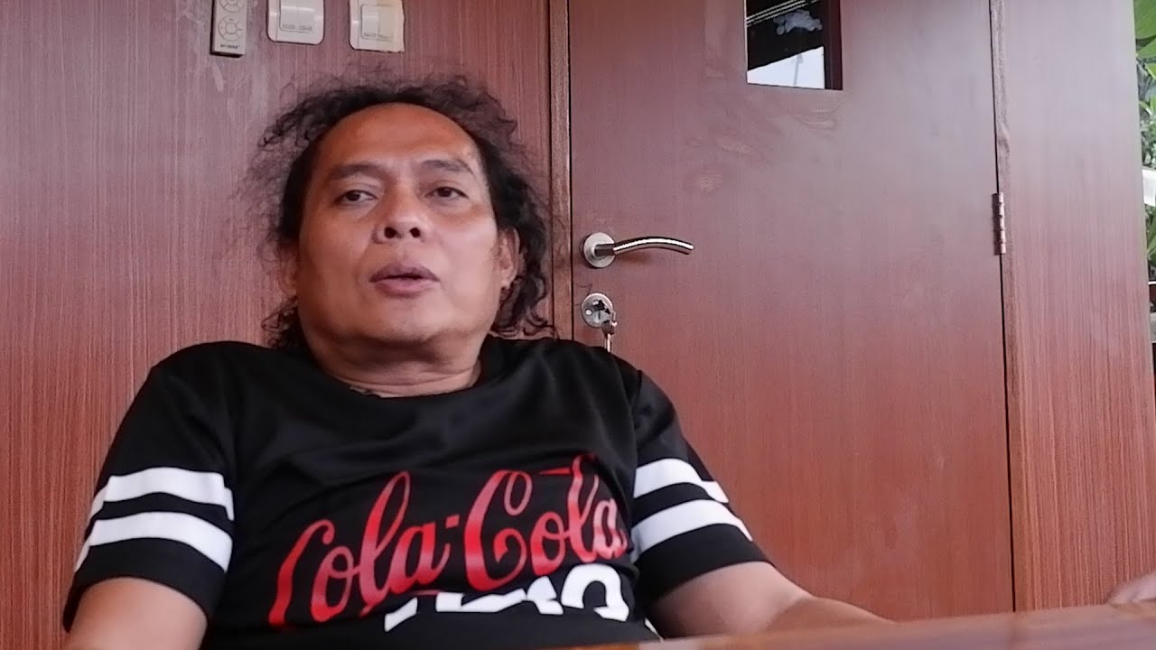 SOSOK DEOLIPA YUMARA DARI CENTENG PASAR BISA JADI LAWYER SUKSES - YouTube