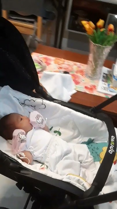 baby thalia 5days old - YouTube