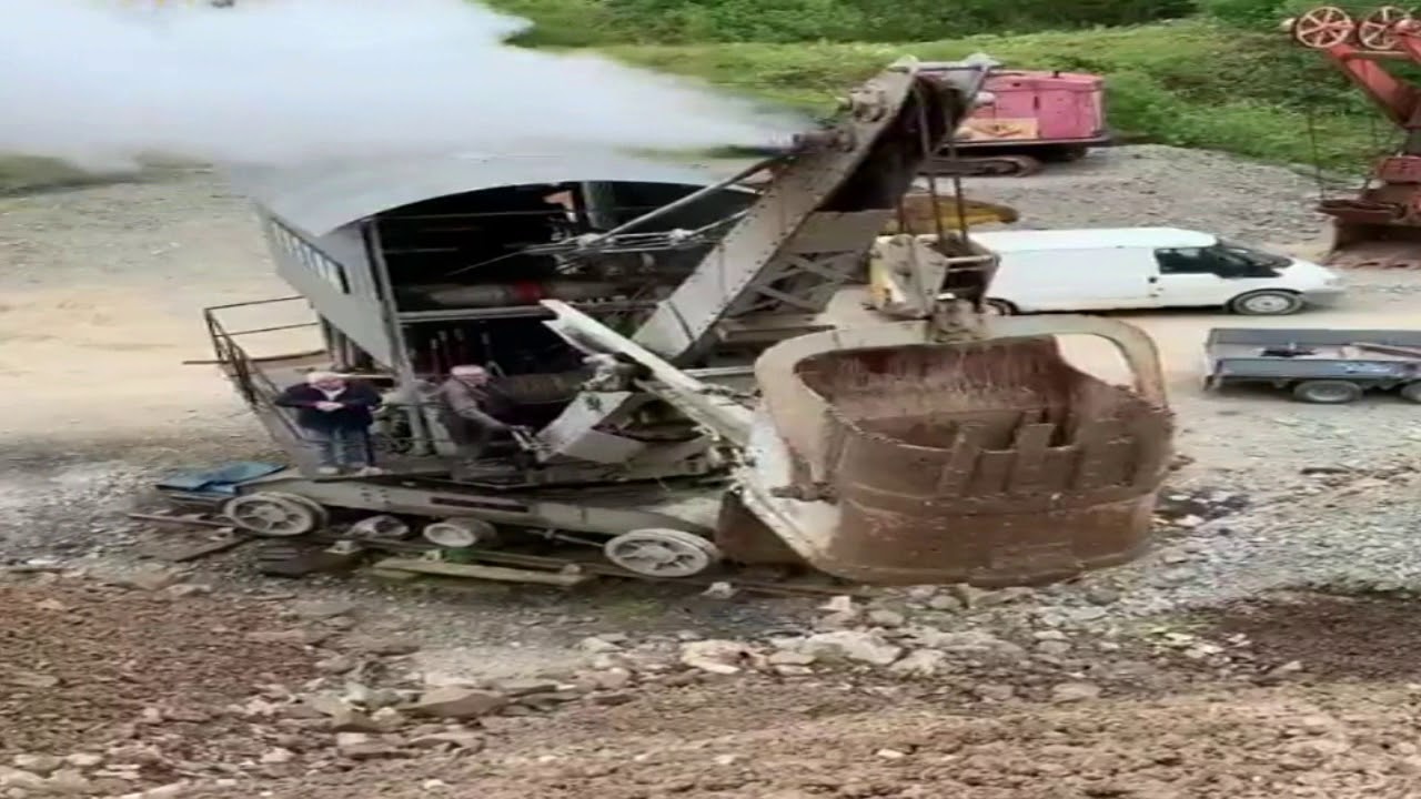 Excavator pertama di Dunia - YouTube