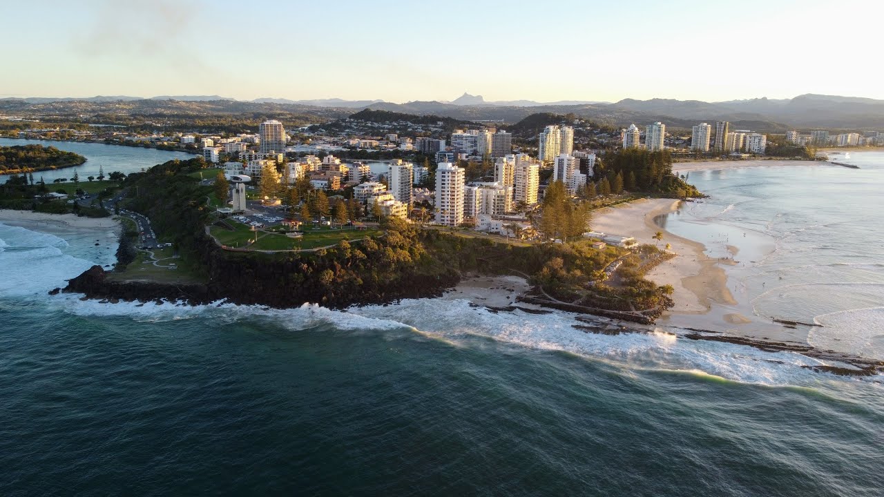 Australia - Gold Coast - Snapper Rocks - YouTube