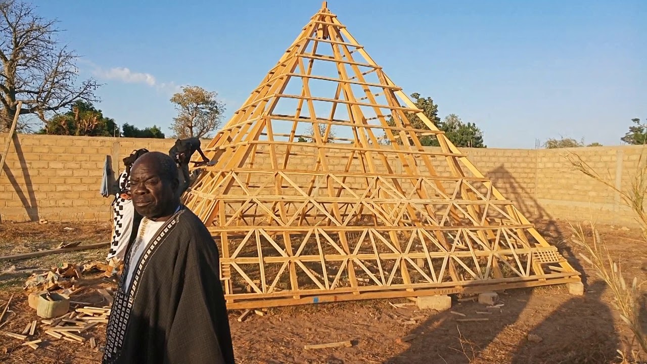 Visit de Serigne Fallou Mourtalla Mbacké chz Cheikh Ndiguel Fall à ...