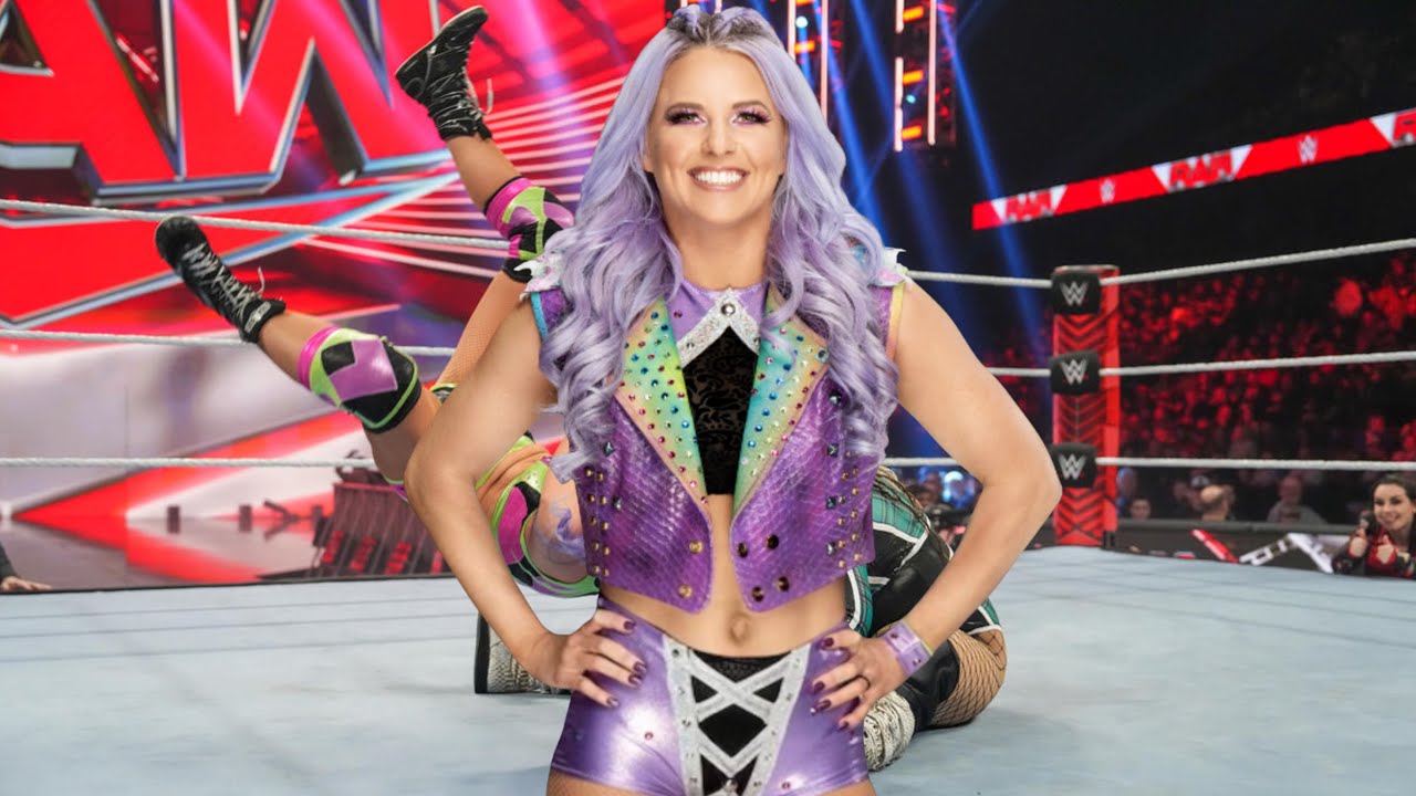 Best moves of: Candice LeRae - YouTube