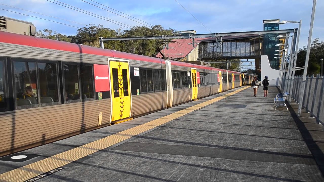 Elimbah Station (Queensland Australia)commuter and Express trains - YouTube