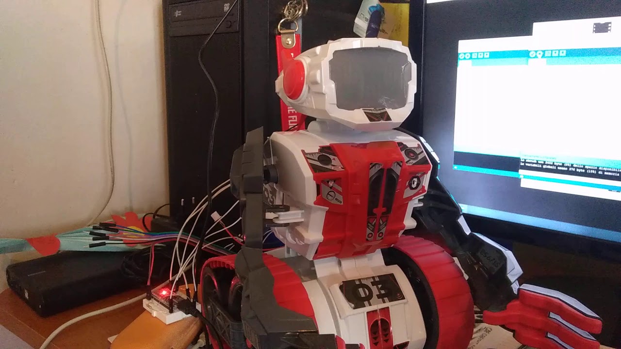 Controllo Evolution Robot Clementoni con Arduino - YouTube