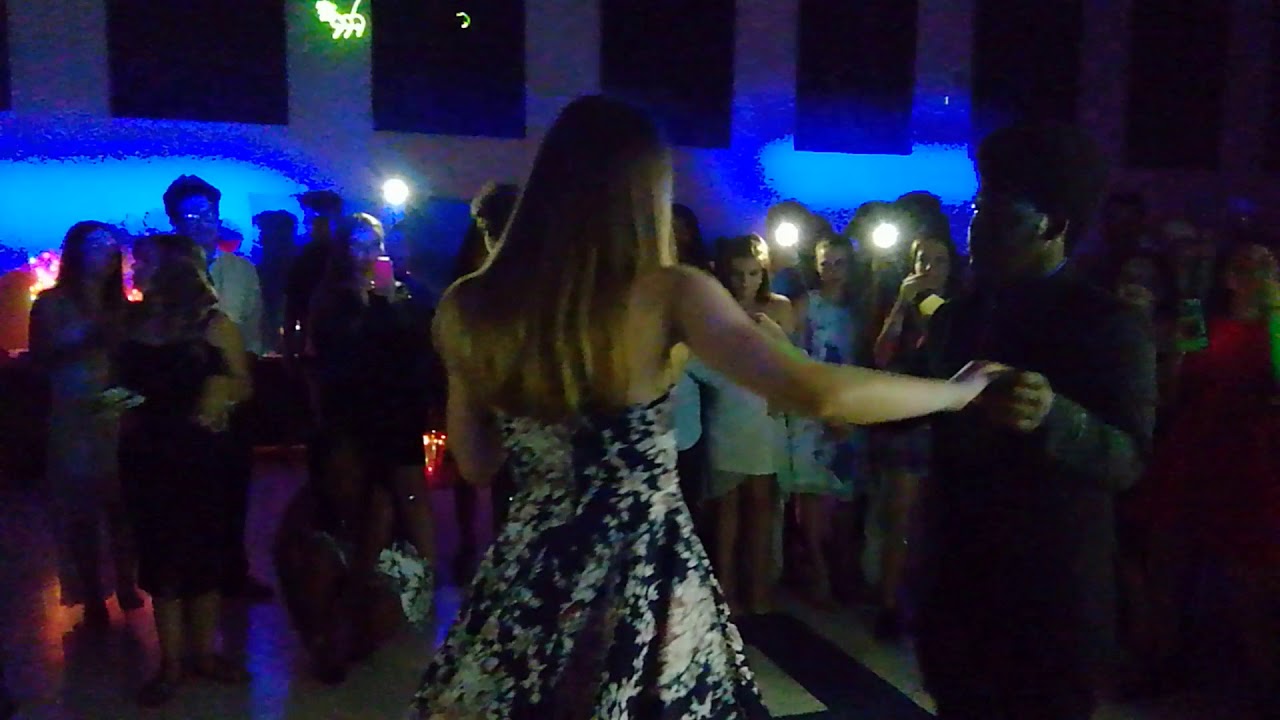 SRMS 8th Grade DANCE 2018 (having fun dancing) - YouTube