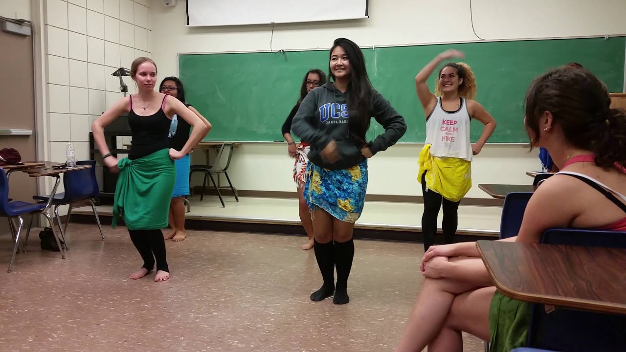 New Girls - Short clip practicing Pate Pate - YouTube