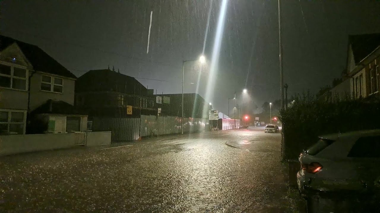 Heavy rain causing flash floods 16/10/24 - YouTube