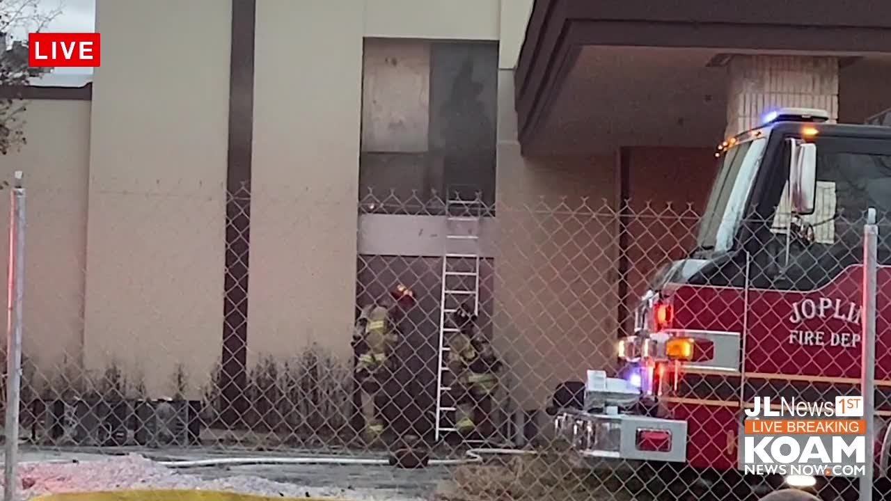 Fire at former Holiday Inn - YouTube