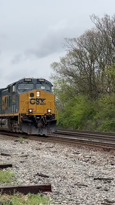CSX 7045 with a Beautiful NF K5LA and a Horn-Show! #shorts #csx #train #railfaning #k5la # ...