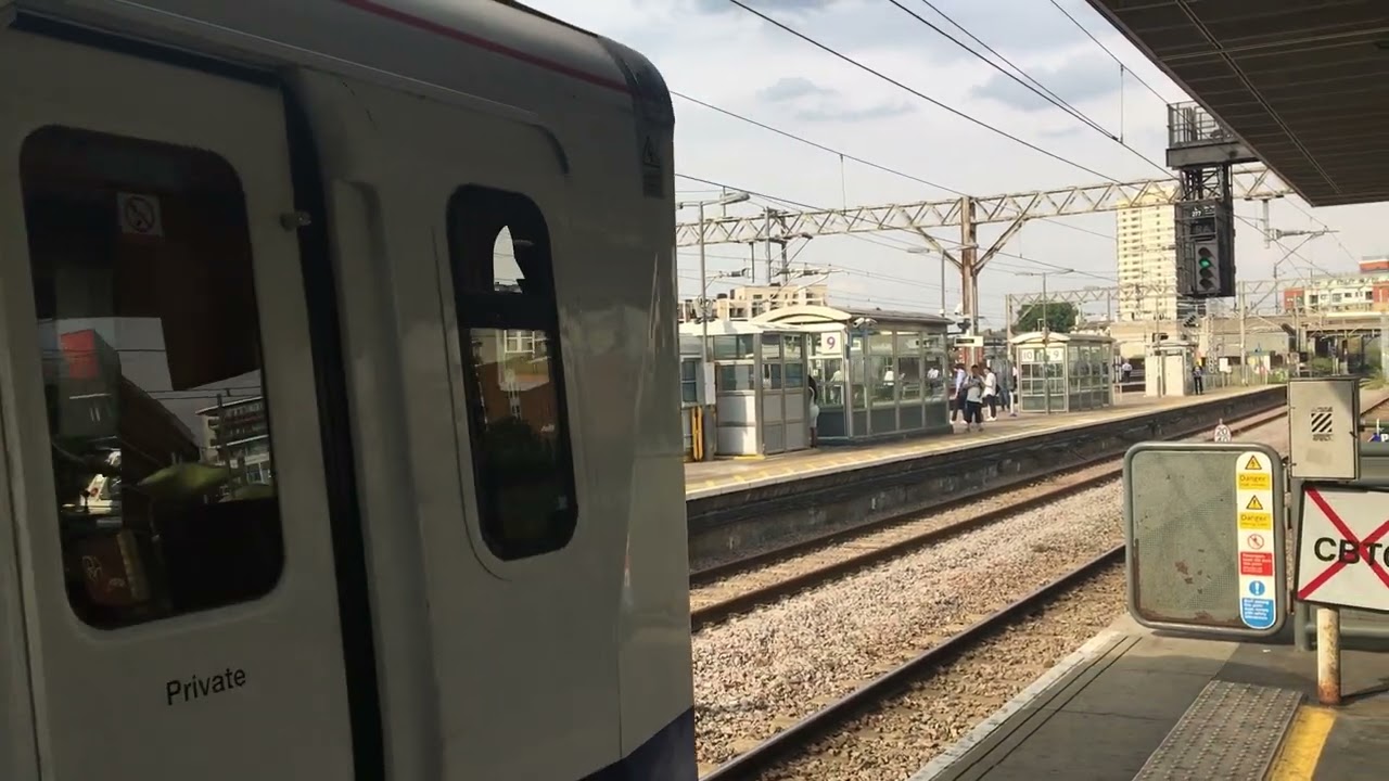 Elizabeth Line Class 315 departing Stratford by ACE. - YouTube