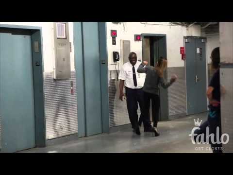 Ariana Dancing with a security guard - YouTube