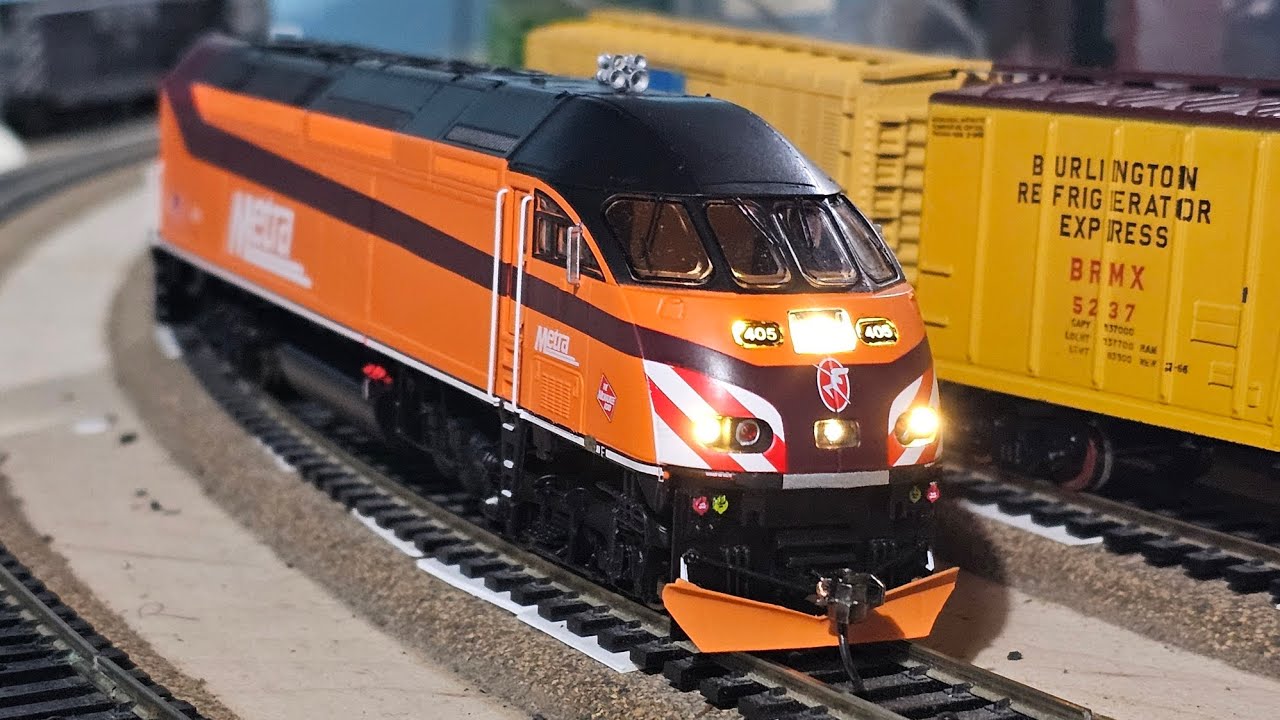 HO Atlas Metra MP36 #405 with Custom Lights & Sounds - YouTube