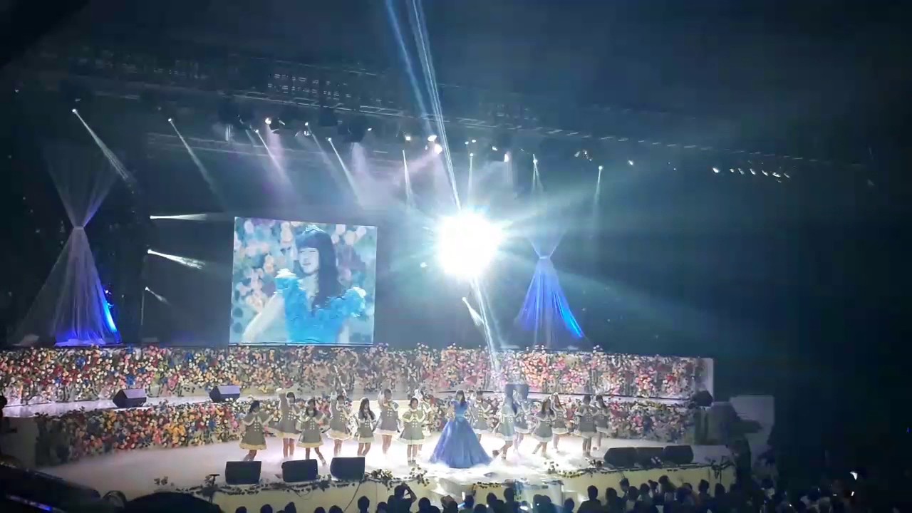 Veranda "JKT48" Persembahkan "So Long" untuk Terakhir Kalinya - YouTube