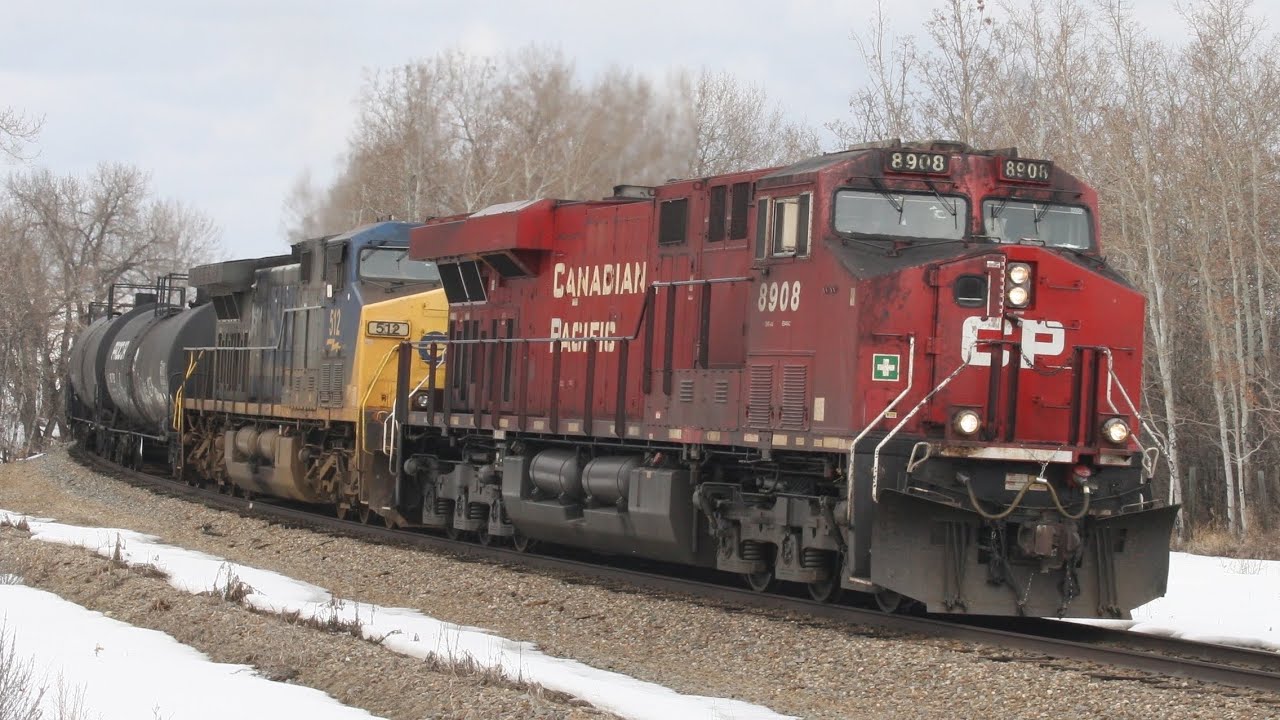 CSXT 512!! CP 8909 Leads CP 313 (Canola Grain) South at De Winton AB ...