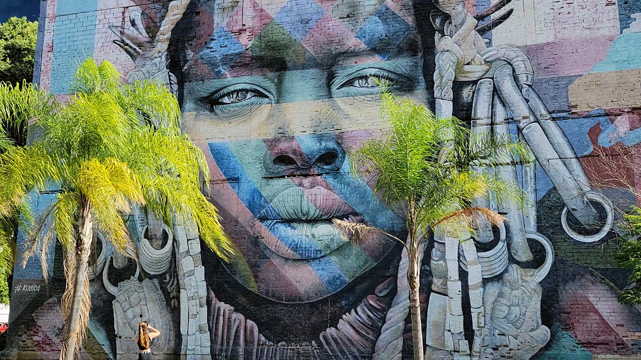 World's Largest Graffiti Mural "Ethnicities", Rio de Janeiro - YouTube