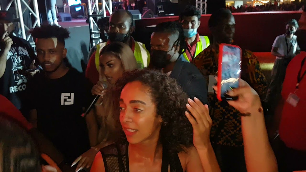shenseea live performance In dubai - YouTube