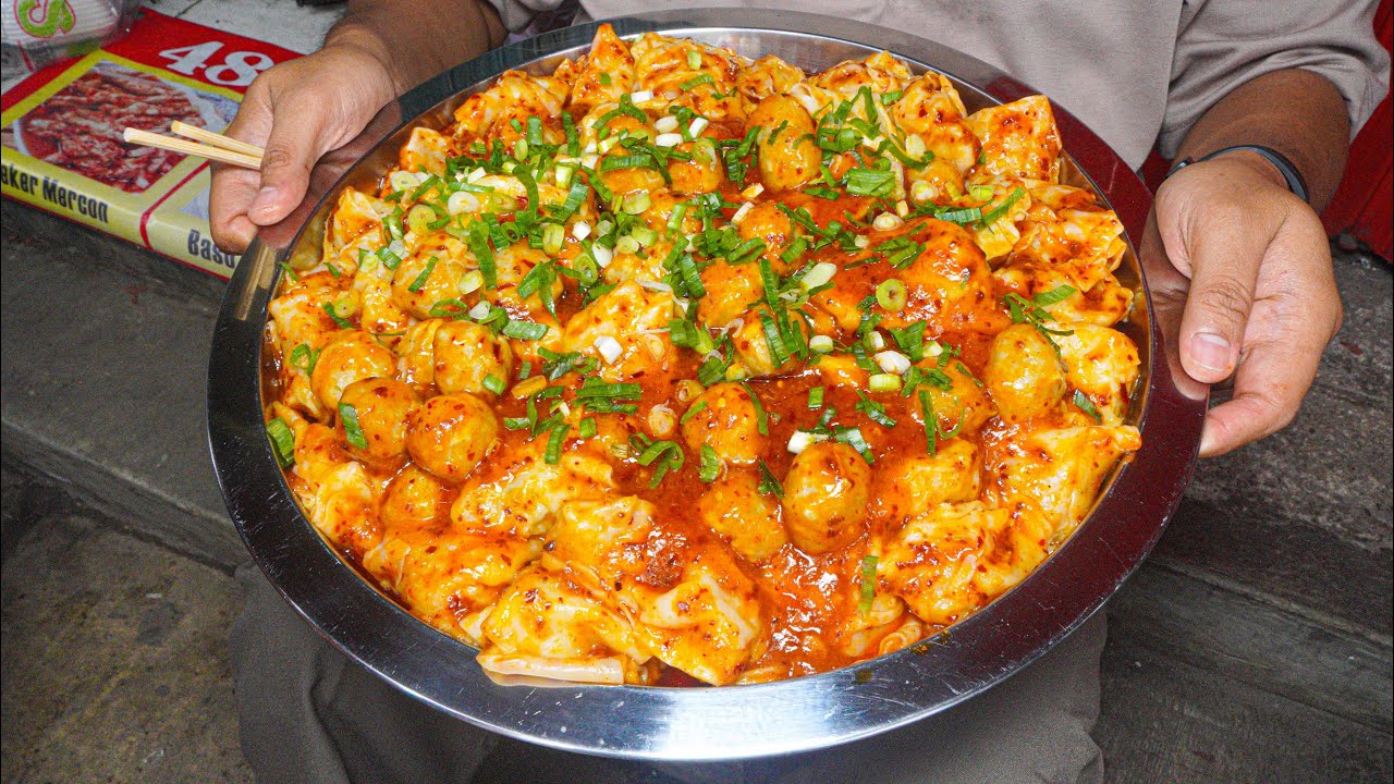 PANGSIT PEDAS CHILI OIL TOPING PENTOL MERCON, JUALAN DI DEPAN SEKOLAHAN ...