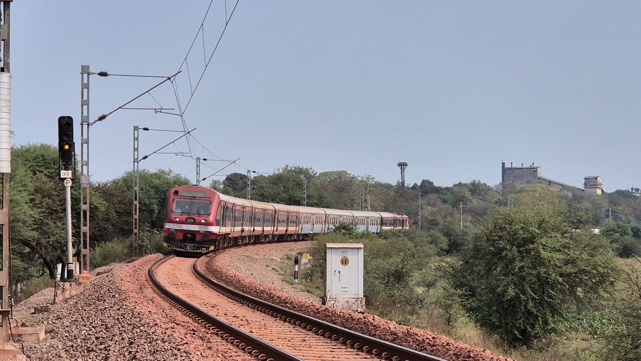 Amazing curve of Raipur Antagarh DEMU Local| Indian Railways - YouTube