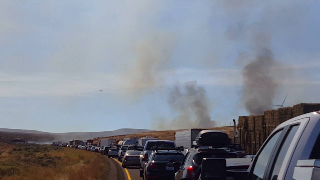 Fire across I90 west of Vantage, WA - YouTube
