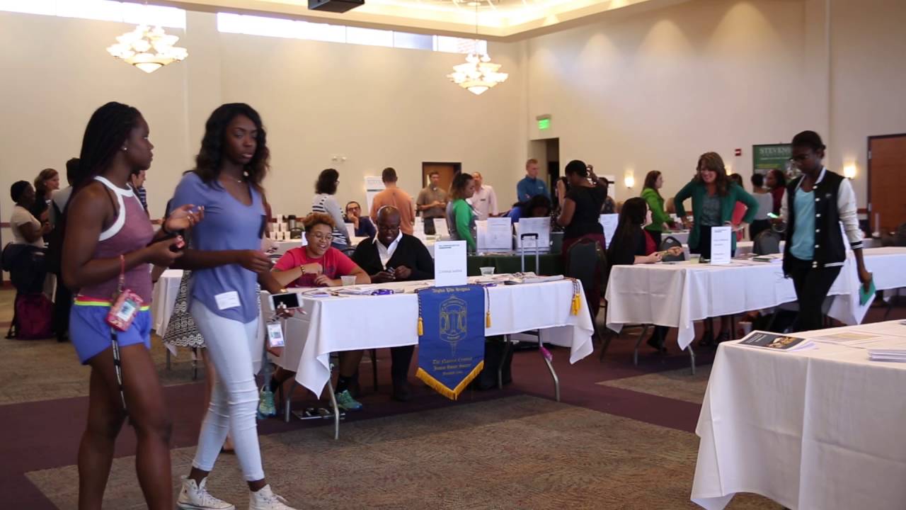 Career Services Hosts the 2016 Major & Minor Fair - YouTube