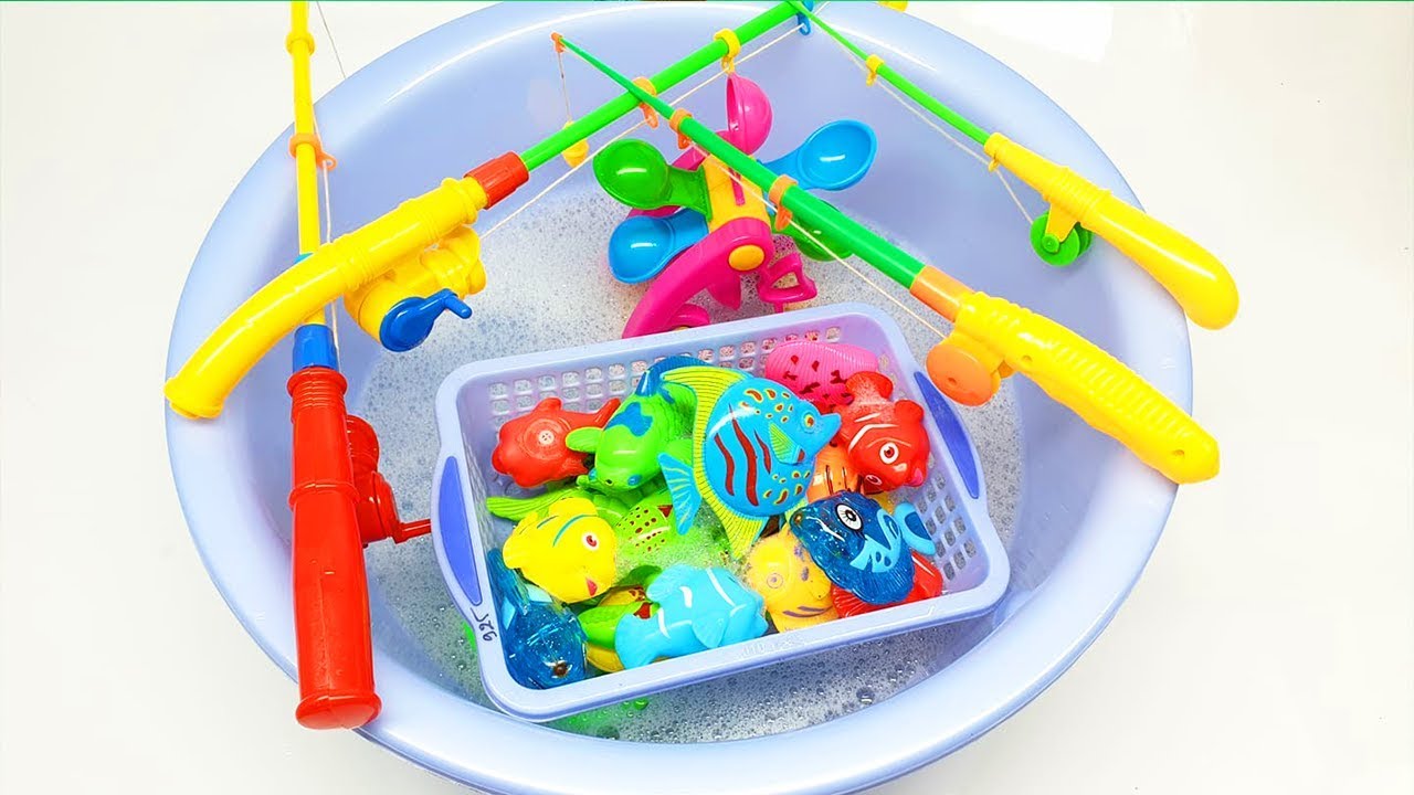 Fishing Toys fun play fish in plastic tub with soap bubbles - YouTube