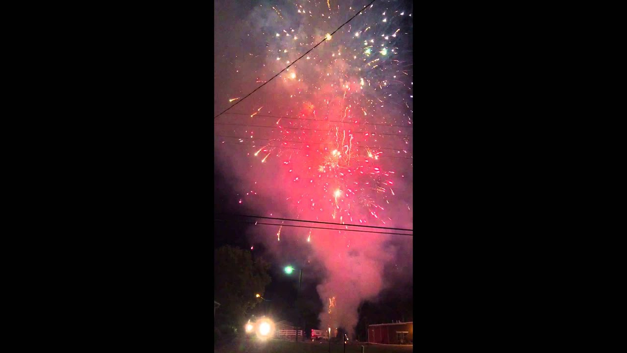 Last minutes of the fireworks from the Somerville Town Celebration ...