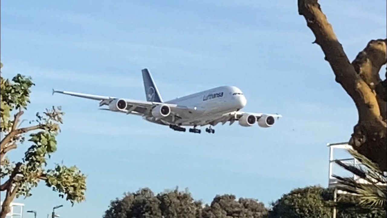 My first time seeing Lufthansa A380 at LAX! - YouTube