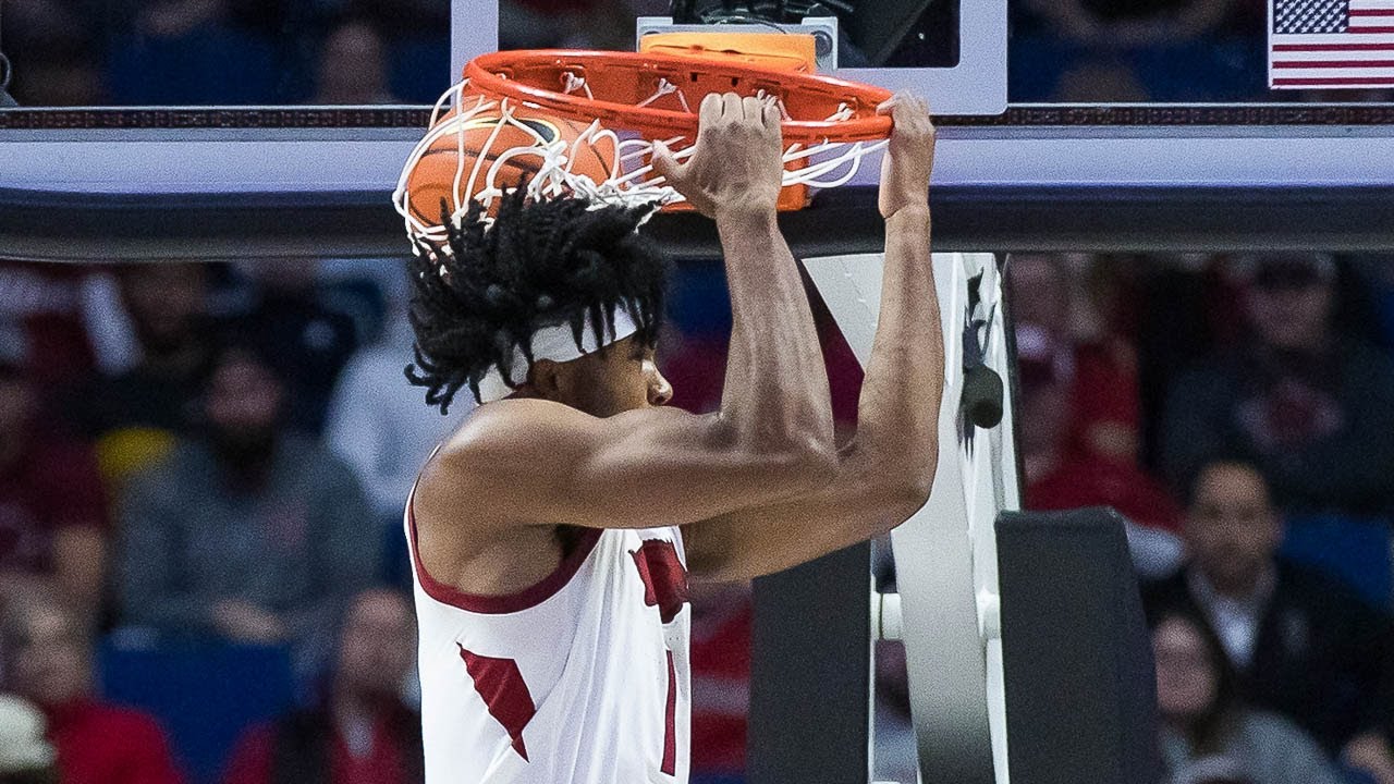 Razorbacks' Jordan Walsh, Ricky Council IV after downing Sooners - YouTube