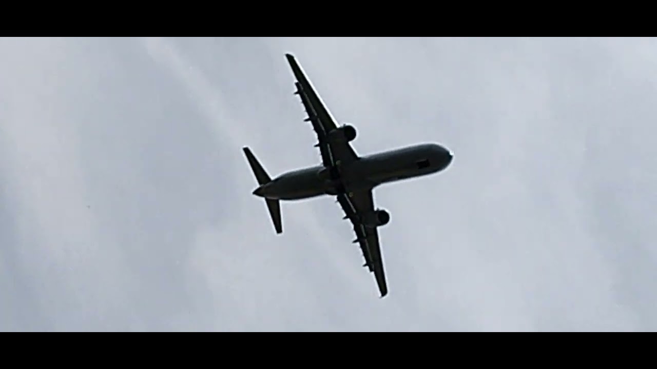 🇺🇲 The Fascinating View Of The Airport Amazing Take Off Gorgeous ...