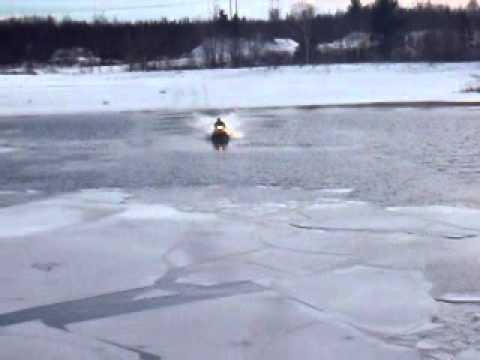 snowmobile water crossing Minto N.B - YouTube
