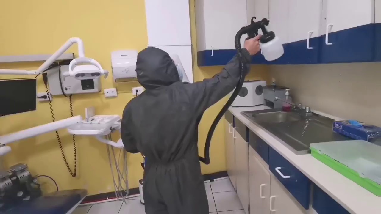Desinfectando la clinica - YouTube