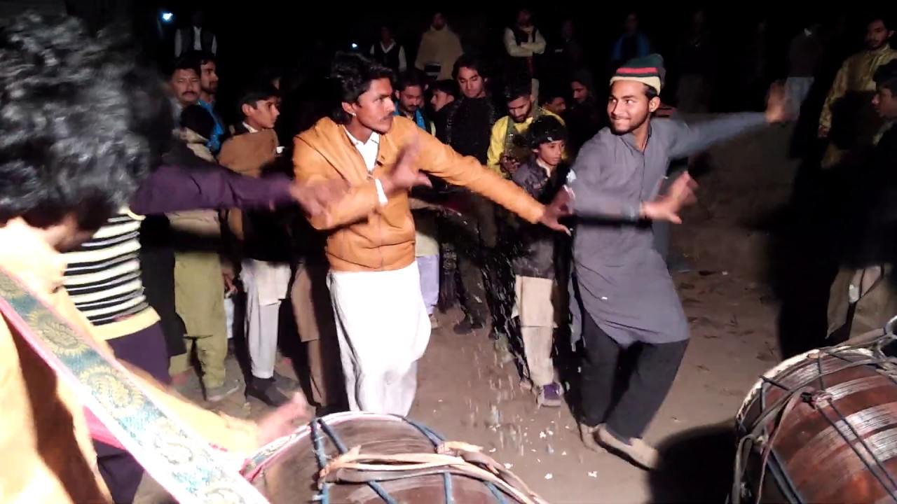 Punjabi Dhol Bhangra Dance in Pakistan | dhol dance in wedding - YouTube