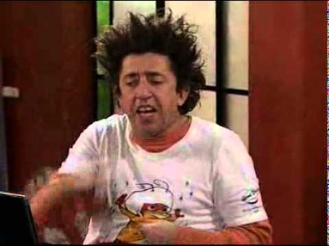 Valientes - Segundo se puso firme con Huevo - YouTube