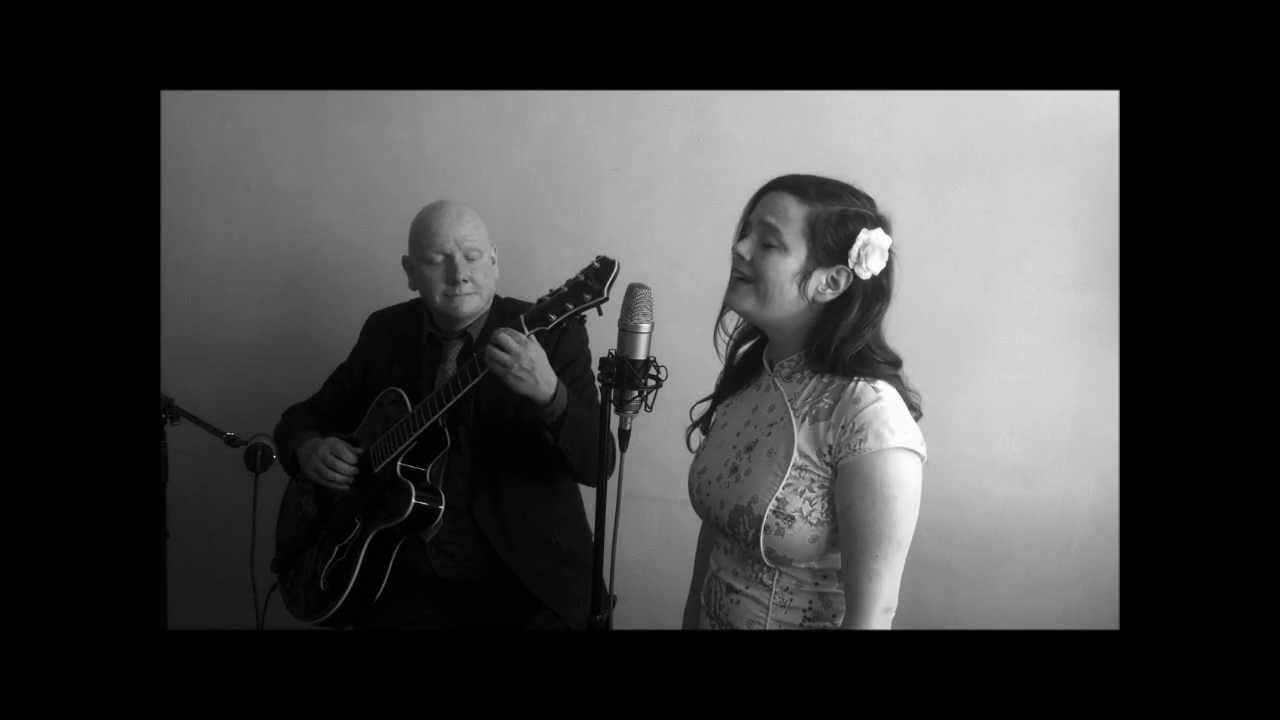 Vivo Sonhando (Dreamer) by AC Jobim - YouTube