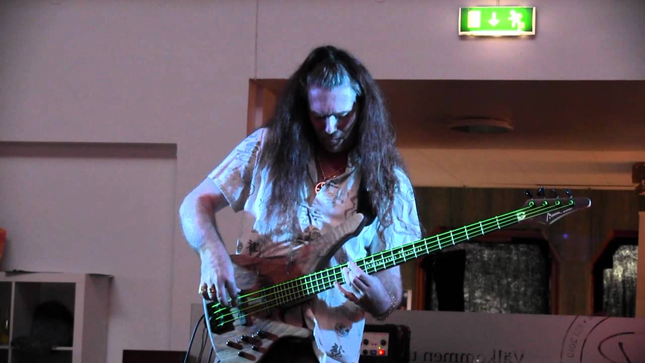 Magnus Rosén live "Porten till himlen" Bremersons Saluhall Kalmar - YouTube