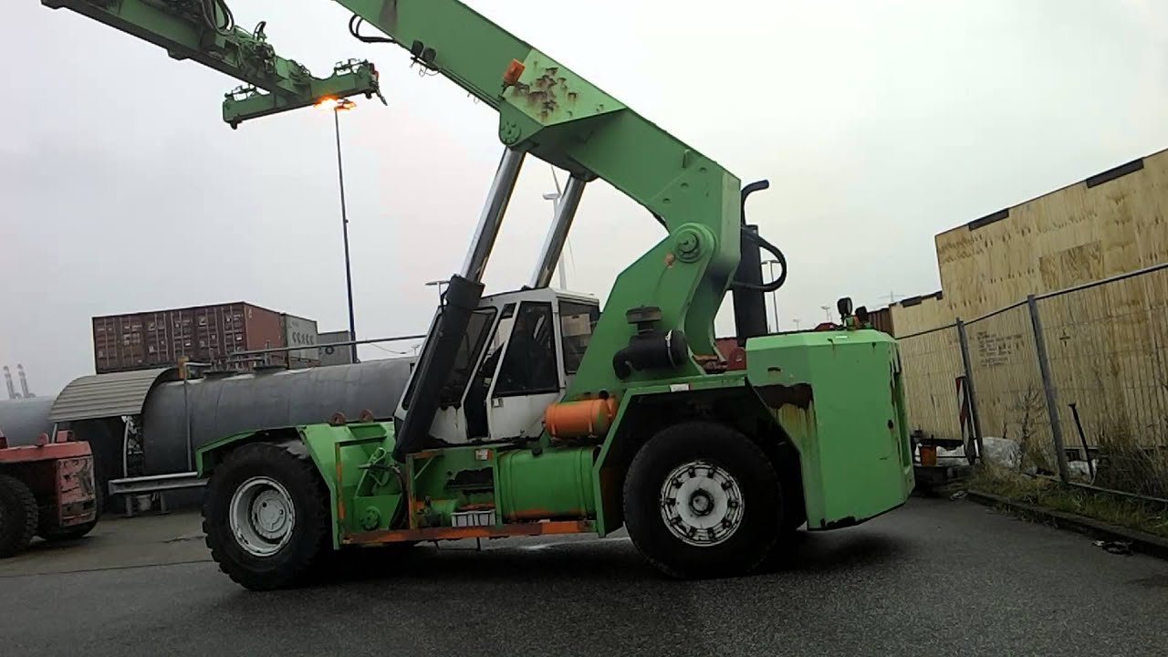 vendita carrelli da container reach stacker BELOTTI B36 - YouTube