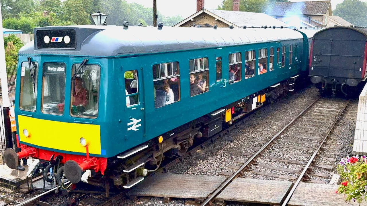 EAST SOMERSET RAILWAY REFURBED CLASS 108 DMU IN BR RAIL BLUE FORMS THE ...