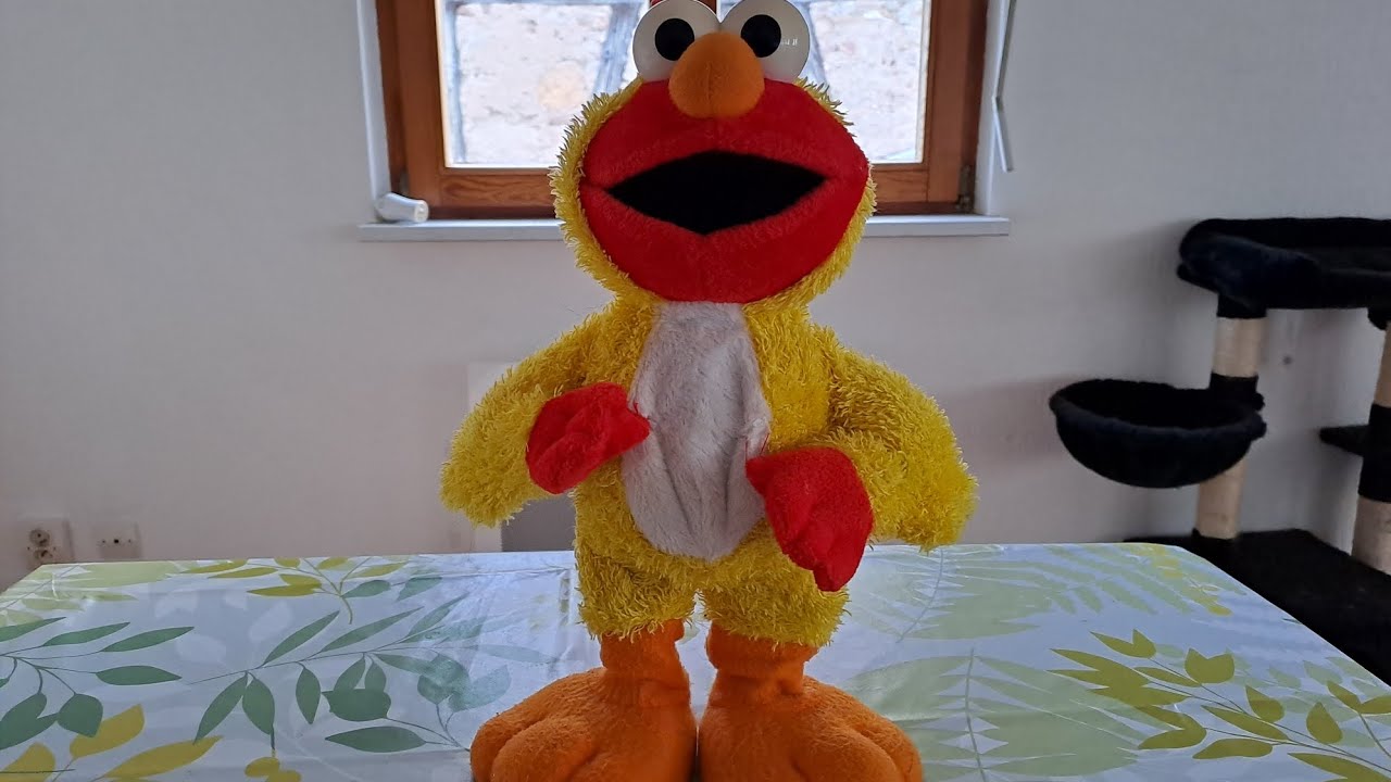 2001 Fisher Price Chicken Dance Elmo - YouTube
