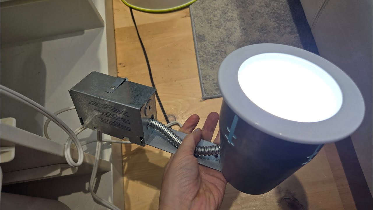 Wiring a Light to a Plug - YouTube