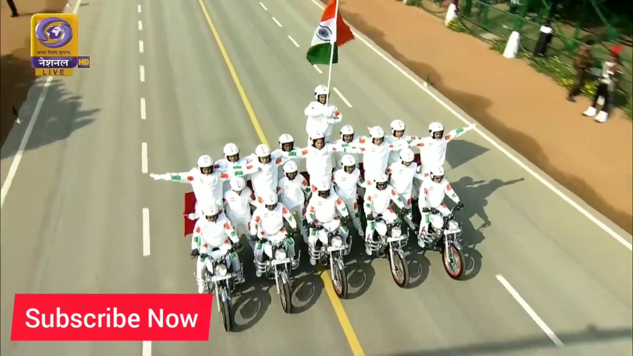 Republic Day Parade Daredevil stunts by Women officers India. FIRST in ...
